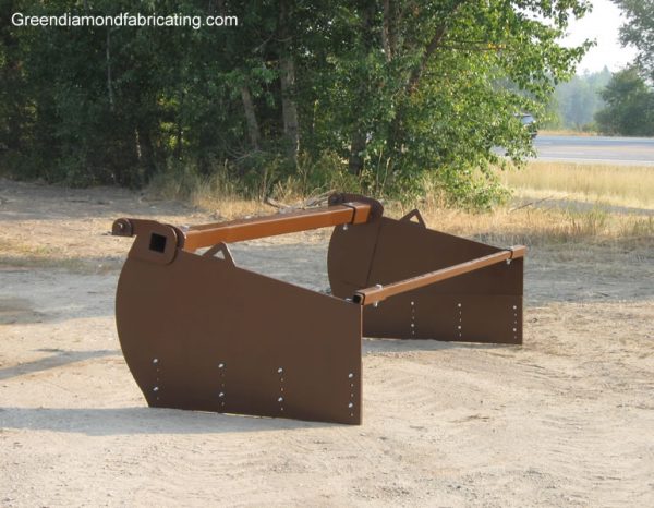 Dozer spreader box for gravel
